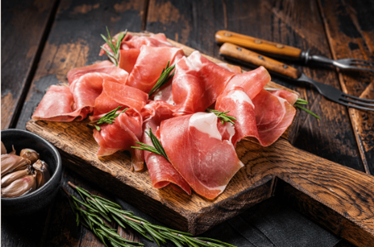 Serranoskinke 1kg i (GRØNN) gaveeske m/kniv & stativ- 15mnd speket ...